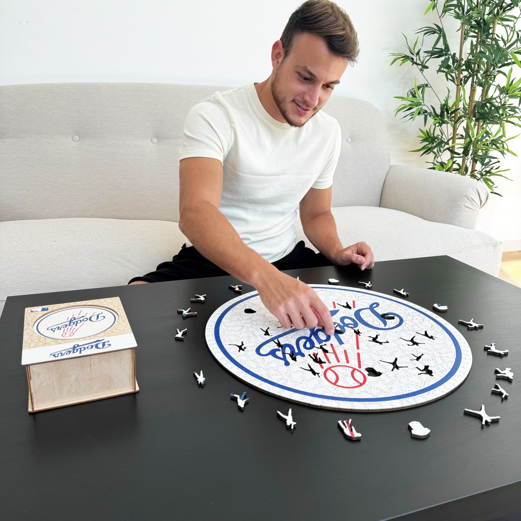 Los Angeles Dodgers™ - Wooden Puzzle – Iconic Puzzles