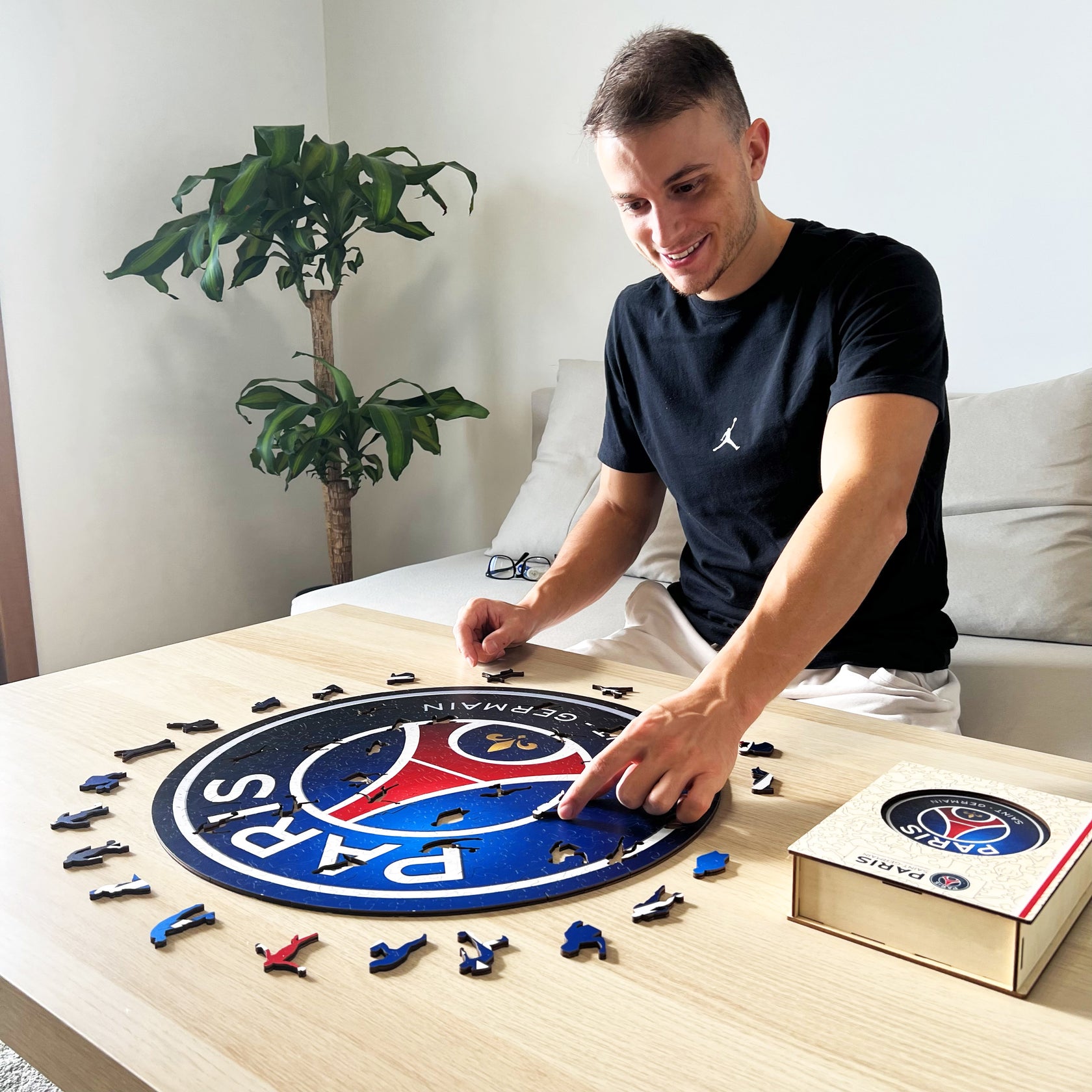 Paris Saint-Germain FC® Logo - Wooden Puzzle – Iconic Puzzles