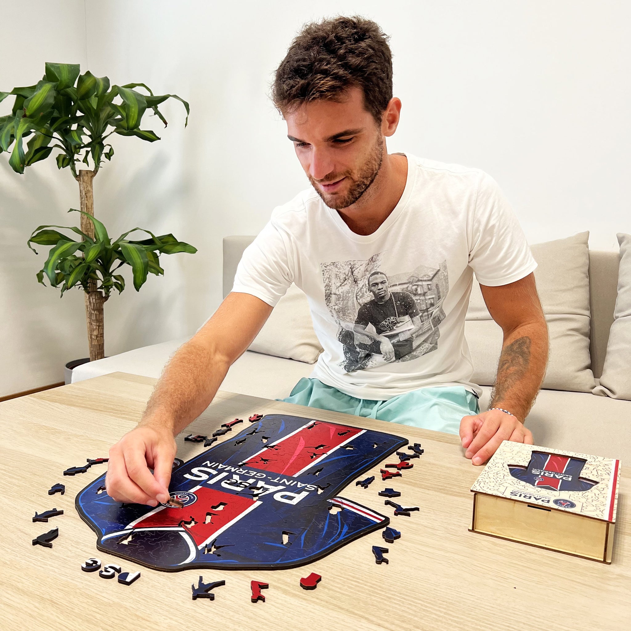 Paris Saint-Germain FC® Jersey - Wooden Puzzle – Iconic Puzzles